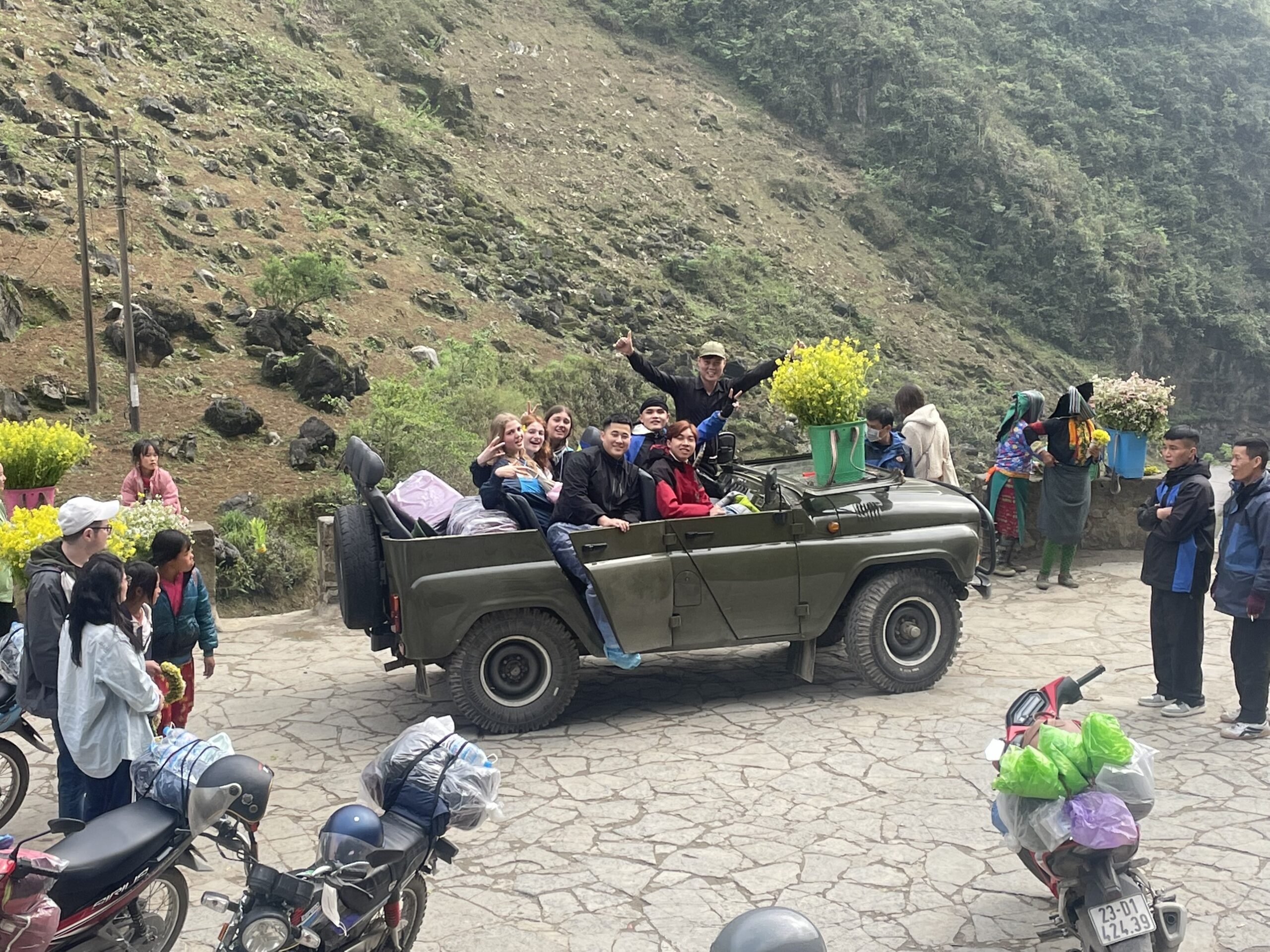 Ha Giang Jeep Tour Off-the-beaten-path in Ha Giang Loop - Sapa Travel